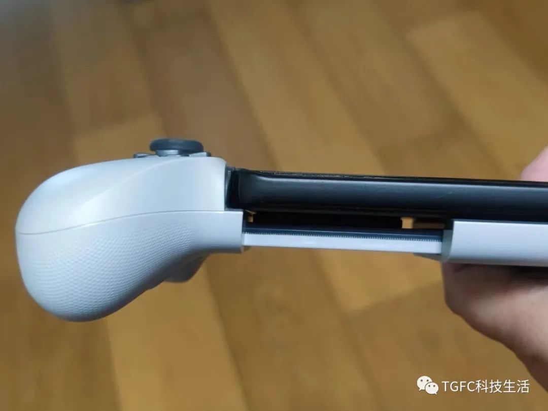 Review of G8 Stretchable Game Controller for Smartphones – TGFC Lifestyle